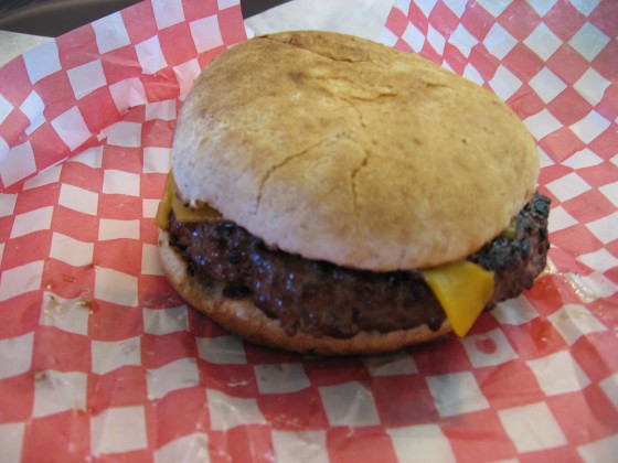 Smart Burger [The Montreal Burger Report] | zeke.com